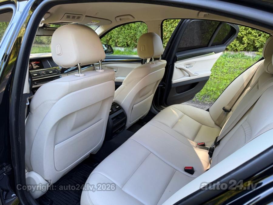 Melns BMW 5 Series 2016 Tallina, ar dzinēja tilpumu 2.00 L un nobraukumu 279 tūkst. km par 12900 €, foto 19 vietnē AUTOMOTO.COM.LV