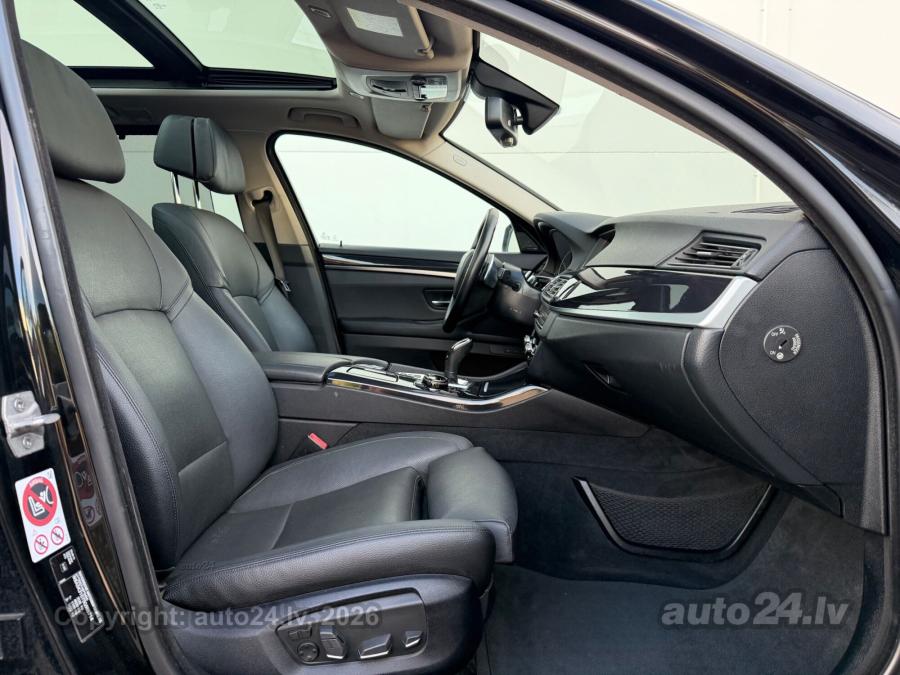 Melns BMW 5 Series 2016 Tallina, ar dzinēja tilpumu 3.00 L un nobraukumu 280 tūkst. km par 12790 €, foto 7 vietnē AUTOMOTO.COM.LV