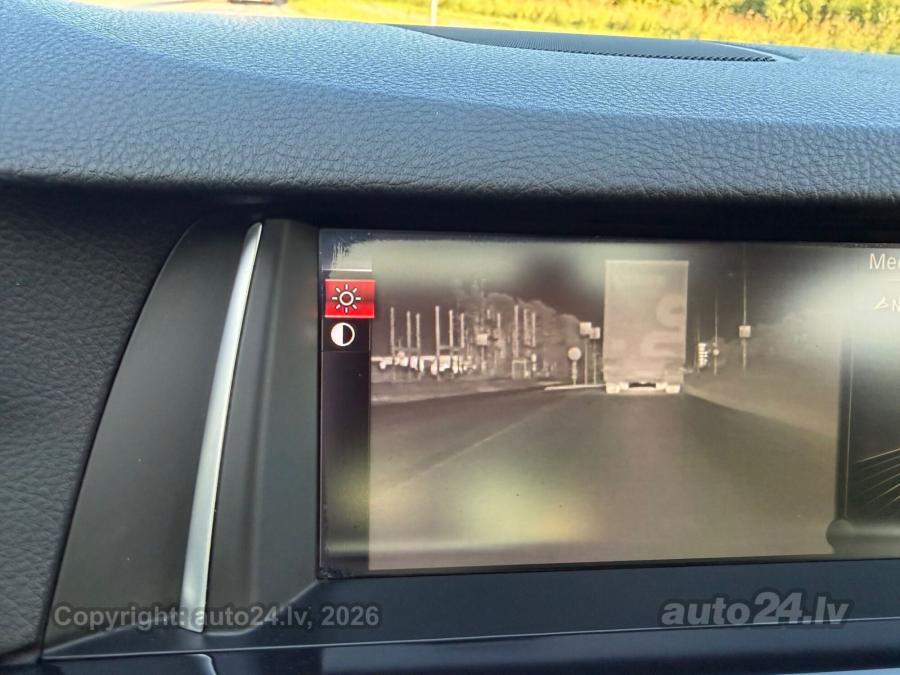 Melns BMW 5 Series 2016 Tallina, ar dzinēja tilpumu 3.00 L un nobraukumu 280 tūkst. km par 12790 €, foto 16 vietnē AUTOMOTO.COM.LV