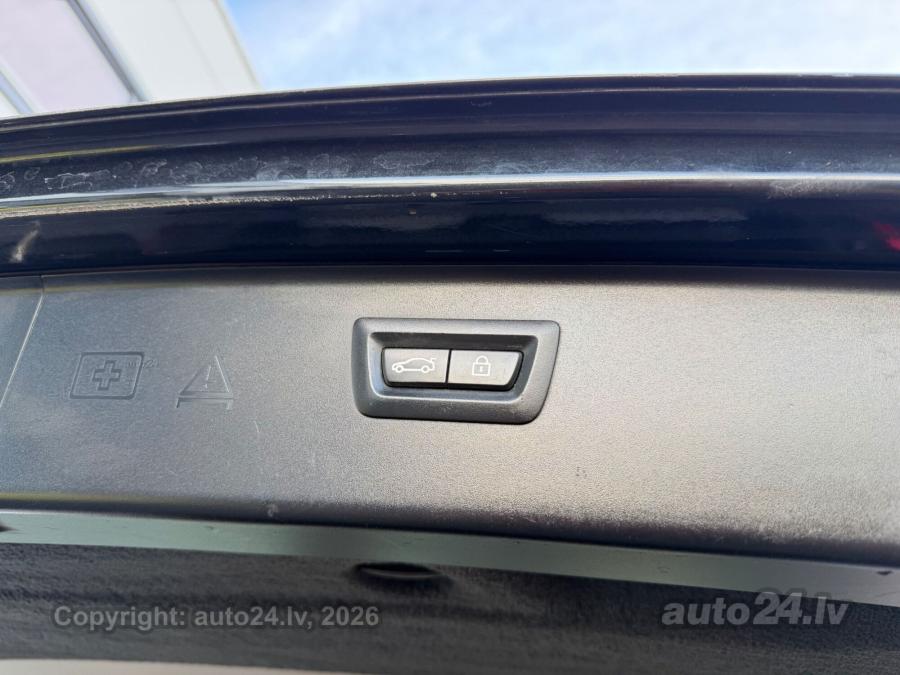 Melns BMW 5 Series 2016 Tallina, ar dzinēja tilpumu 3.00 L un nobraukumu 280 tūkst. km par 12790 €, foto 24 vietnē AUTOMOTO.COM.LV