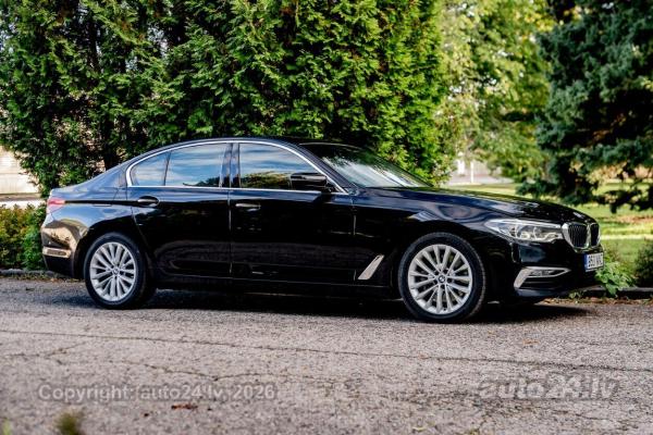 Black BMW 5 Series 2017 in Tallinn, with an engine capacity of 3.00 L and mileage of 227 thousand km for 19900 €, photo 6 on AUTOMOTO.COM.LV