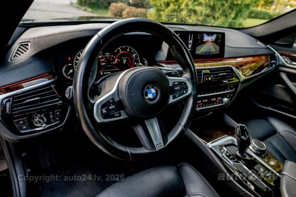 Black BMW 5 Series 2017 in Tallinn, with an engine capacity of 3.00 L and mileage of 227 thousand km for 19900 €, photo 10 on AUTOMOTO.COM.LV