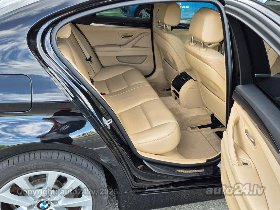 Melns BMW 5 Series 2017 Tallina, ar dzinēja tilpumu 2.00 L un nobraukumu 135 tūkst. km par 17900 €, foto 23 vietnē AUTOMOTO.COM.LV
