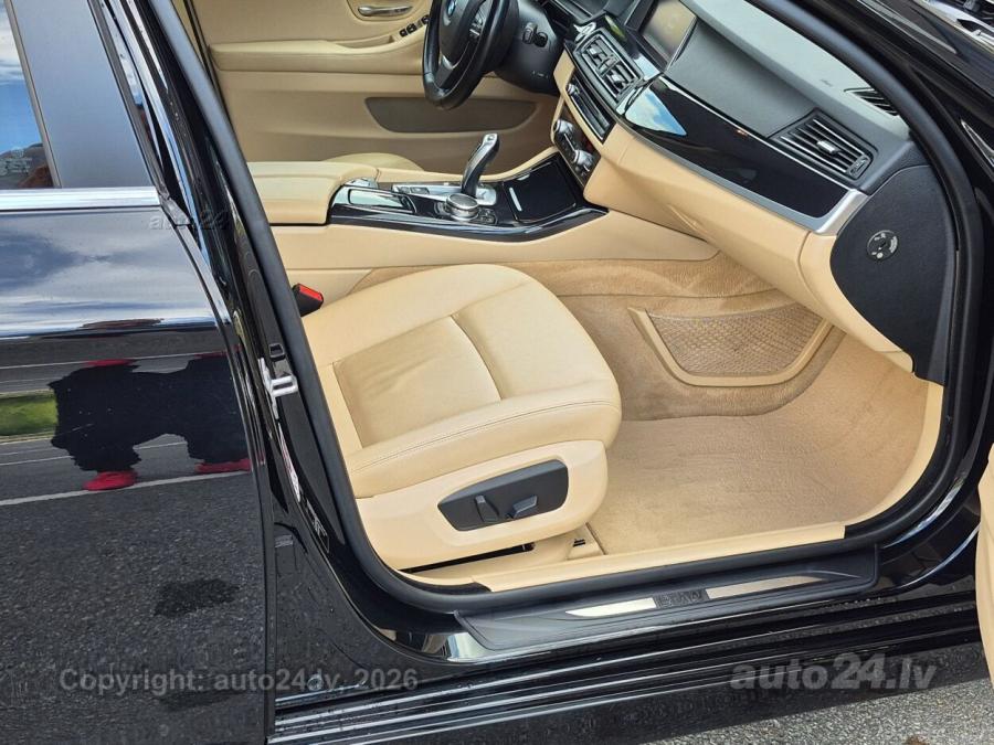 Melns BMW 5 Series 2017 Tallina, ar dzinēja tilpumu 2.00 L un nobraukumu 135 tūkst. km par 17900 €, foto 27 vietnē AUTOMOTO.COM.LV