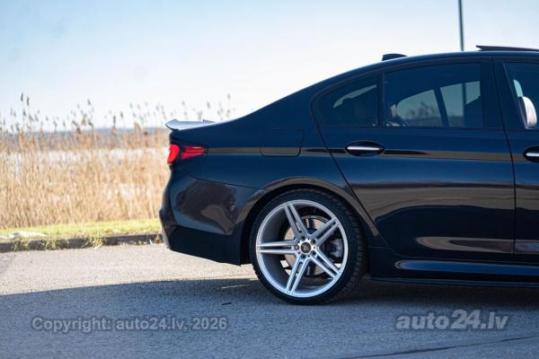 Black BMW 5 Series 2017 in Tallinn, with an engine capacity of 2.00 L and mileage of 215 thousand km for 27300 €, photo 4 on AUTOMOTO.COM.LV