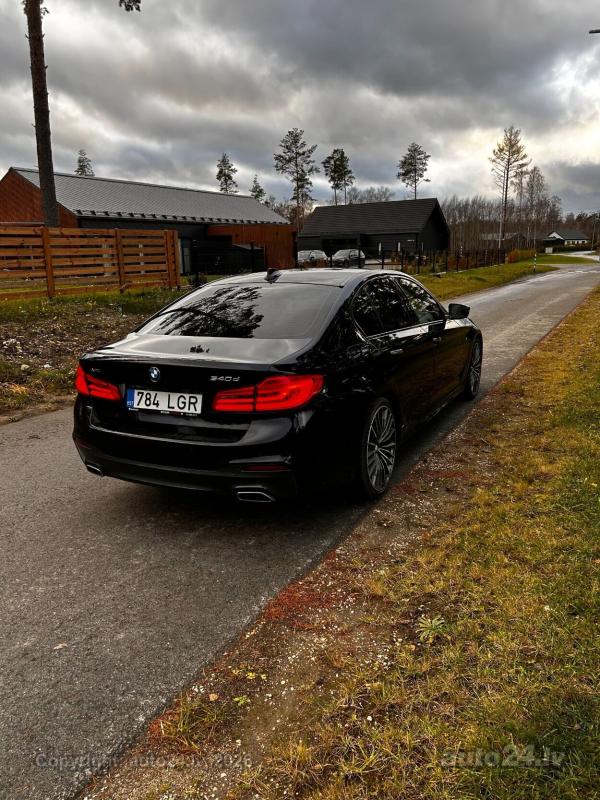 Black BMW 5 Series 2017 in Tallinn, with an engine capacity of 3.00 L and mileage of 249 thousand km for 22000 €, photo 5 on AUTOMOTO.COM.LV