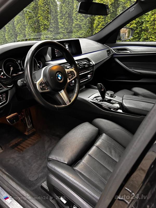 Black BMW 5 Series 2017 in Tallinn, with an engine capacity of 3.00 L and mileage of 249 thousand km for 22000 €, photo 7 on AUTOMOTO.COM.LV