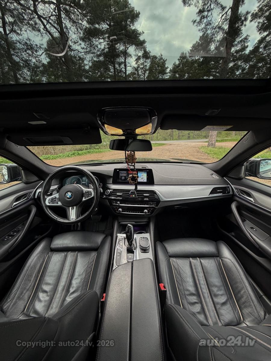 Black BMW 5 Series 2017 in Tallinn, with an engine capacity of 2.00 L and mileage of 195 thousand km for 19800 €, photo 7 on AUTOMOTO.COM.LV