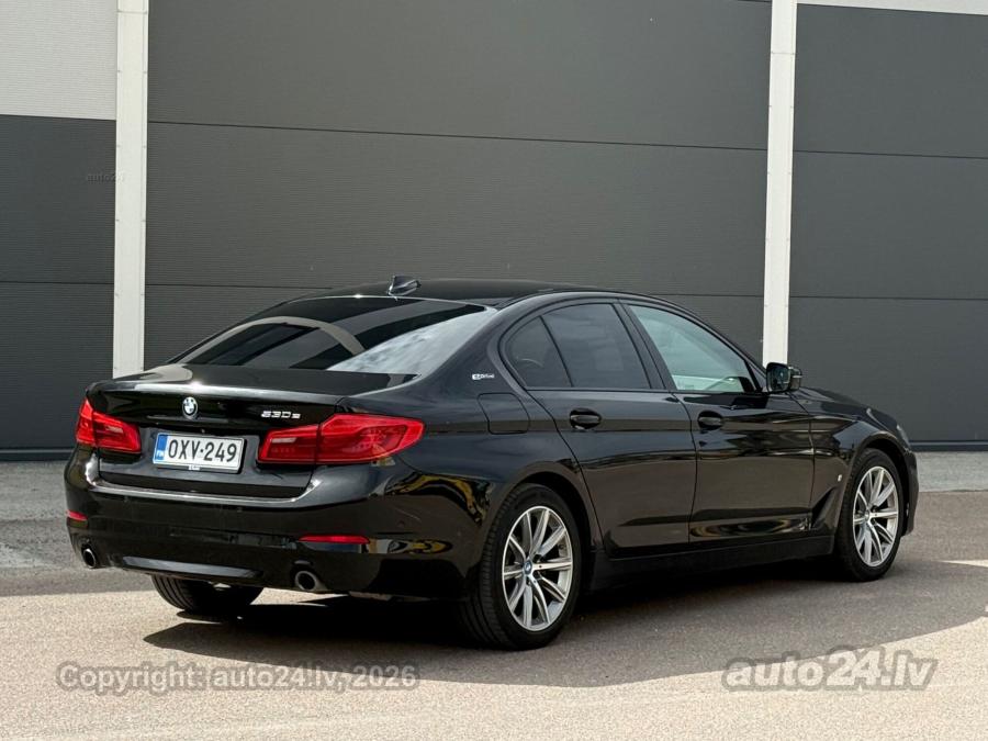 Black BMW 5 Series 2017 in Tallinn, with an engine capacity of 2.00 L and mileage of 150 thousand km for 18900 €, photo 7 on AUTOMOTO.COM.LV