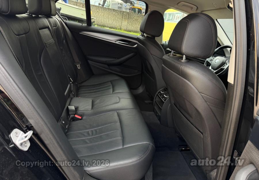 Black BMW 5 Series 2017 in Tallinn, with an engine capacity of 2.00 L and mileage of 150 thousand km for 18900 €, photo 11 on AUTOMOTO.COM.LV