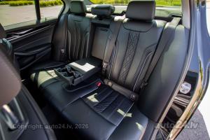 Black BMW 5 Series 2017 in Parnu, with an engine capacity of 3.00 L and mileage of 150 thousand km for 25900 €, photo 10 on AUTOMOTO.COM.LV