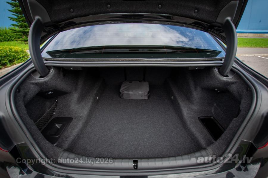 Black BMW 5 Series 2017 in Parnu, with an engine capacity of 3.00 L and mileage of 150 thousand km for 25900 €, photo 11 on AUTOMOTO.COM.LV