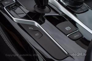Black BMW 5 Series 2017 in Parnu, with an engine capacity of 3.00 L and mileage of 150 thousand km for 25900 €, photo 17 on AUTOMOTO.COM.LV