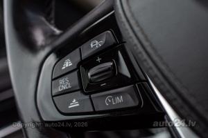 Black BMW 5 Series 2017 in Parnu, with an engine capacity of 3.00 L and mileage of 150 thousand km for 25900 €, photo 19 on AUTOMOTO.COM.LV
