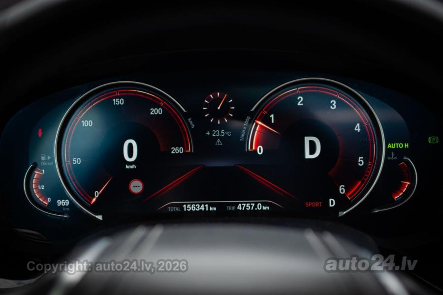 Black BMW 5 Series 2017 in Parnu, with an engine capacity of 3.00 L and mileage of 150 thousand km for 25900 €, photo 24 on AUTOMOTO.COM.LV