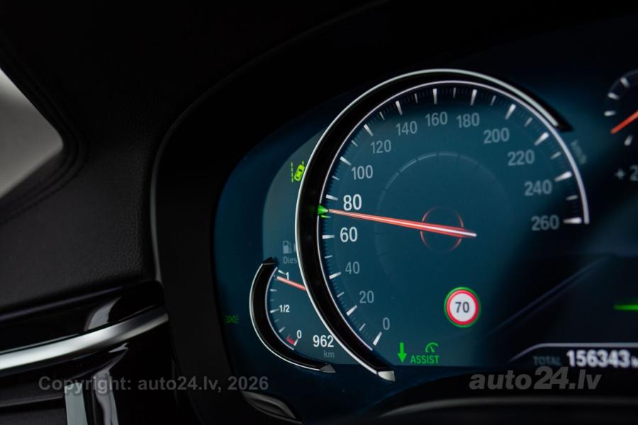 Black BMW 5 Series 2017 in Parnu, with an engine capacity of 3.00 L and mileage of 150 thousand km for 25900 €, photo 25 on AUTOMOTO.COM.LV