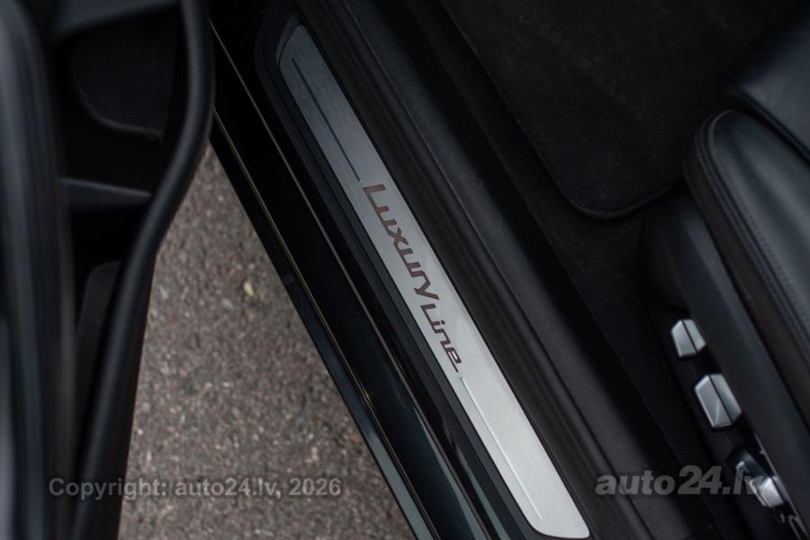 Black BMW 5 Series 2017 in Parnu, with an engine capacity of 3.00 L and mileage of 150 thousand km for 25900 €, photo 27 on AUTOMOTO.COM.LV
