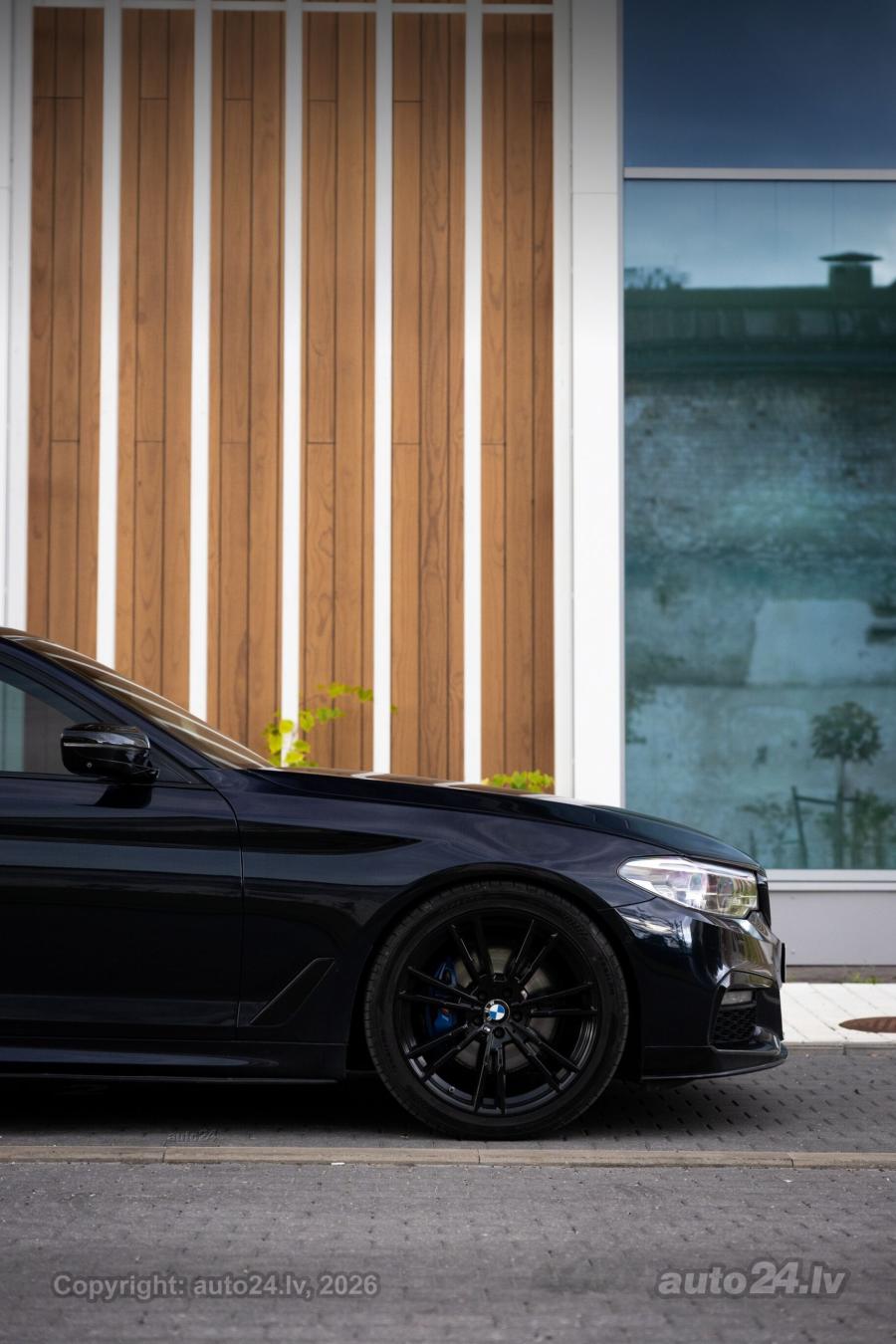 Black BMW 5 Series 2017 in Tallinn, with an engine capacity of 3.00 L and mileage of 195 thousand km for 27900 €, photo 11 on AUTOMOTO.COM.LV