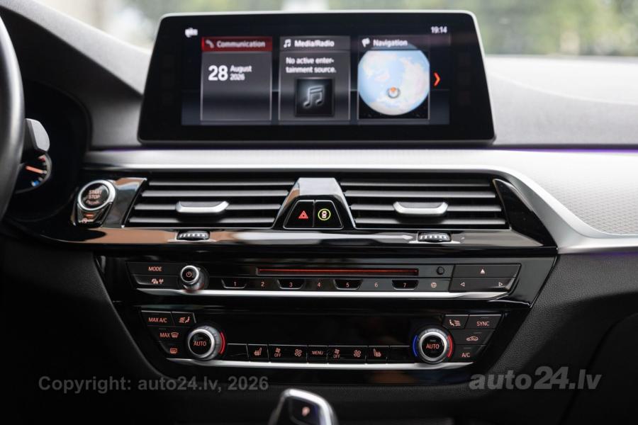 Black BMW 5 Series 2017 in Tallinn, with an engine capacity of 3.00 L and mileage of 195 thousand km for 27900 €, photo 15 on AUTOMOTO.COM.LV