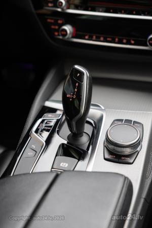 Black BMW 5 Series 2017 in Tallinn, with an engine capacity of 3.00 L and mileage of 195 thousand km for 27900 €, photo 16 on AUTOMOTO.COM.LV