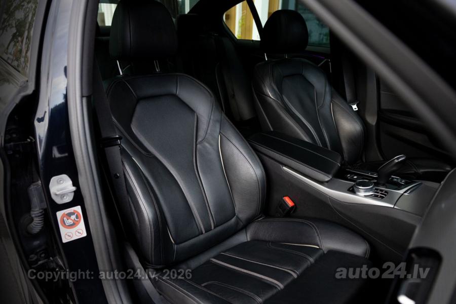 Black BMW 5 Series 2017 in Tallinn, with an engine capacity of 3.00 L and mileage of 195 thousand km for 27900 €, photo 18 on AUTOMOTO.COM.LV