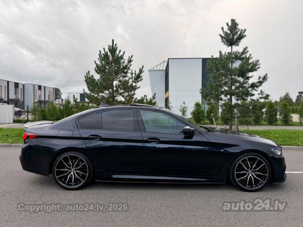 Black BMW 5 Series 2017 in Tartu, with an engine capacity of 2.00 L and mileage of 225 thousand km for 25990 €, photo 8 on AUTOMOTO.COM.LV