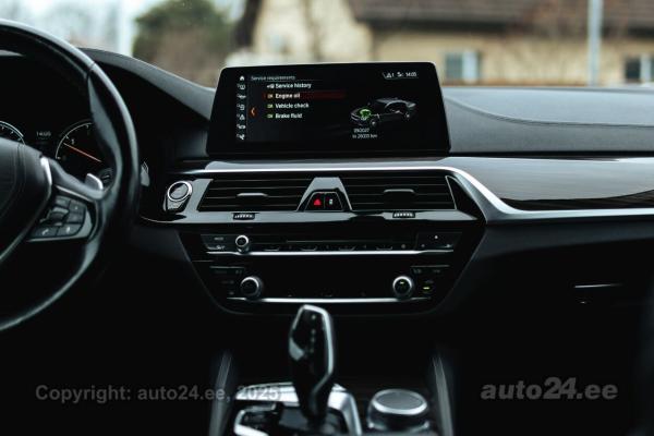 Melns BMW 5 Series 2018 Tallina, ar dzinēja tilpumu 3.00 L un nobraukumu 136 tūkst. km par 32000 €, foto 11 vietnē AUTOMOTO.COM.LV