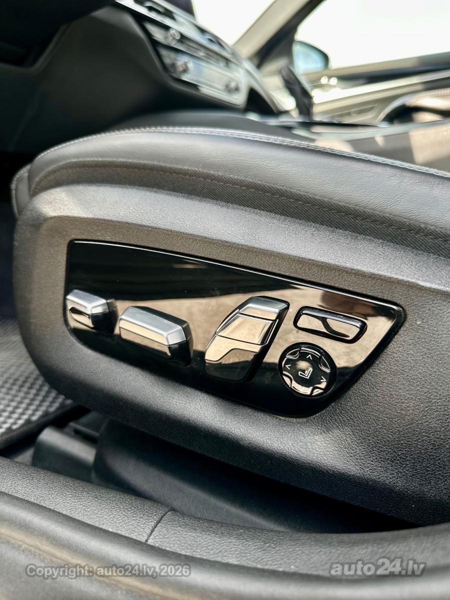Black BMW 5 Series 2018 in Tallinn, with an engine capacity of 2.00 L and mileage of 85 thousand km for 26800 €, photo 18 on AUTOMOTO.COM.LV