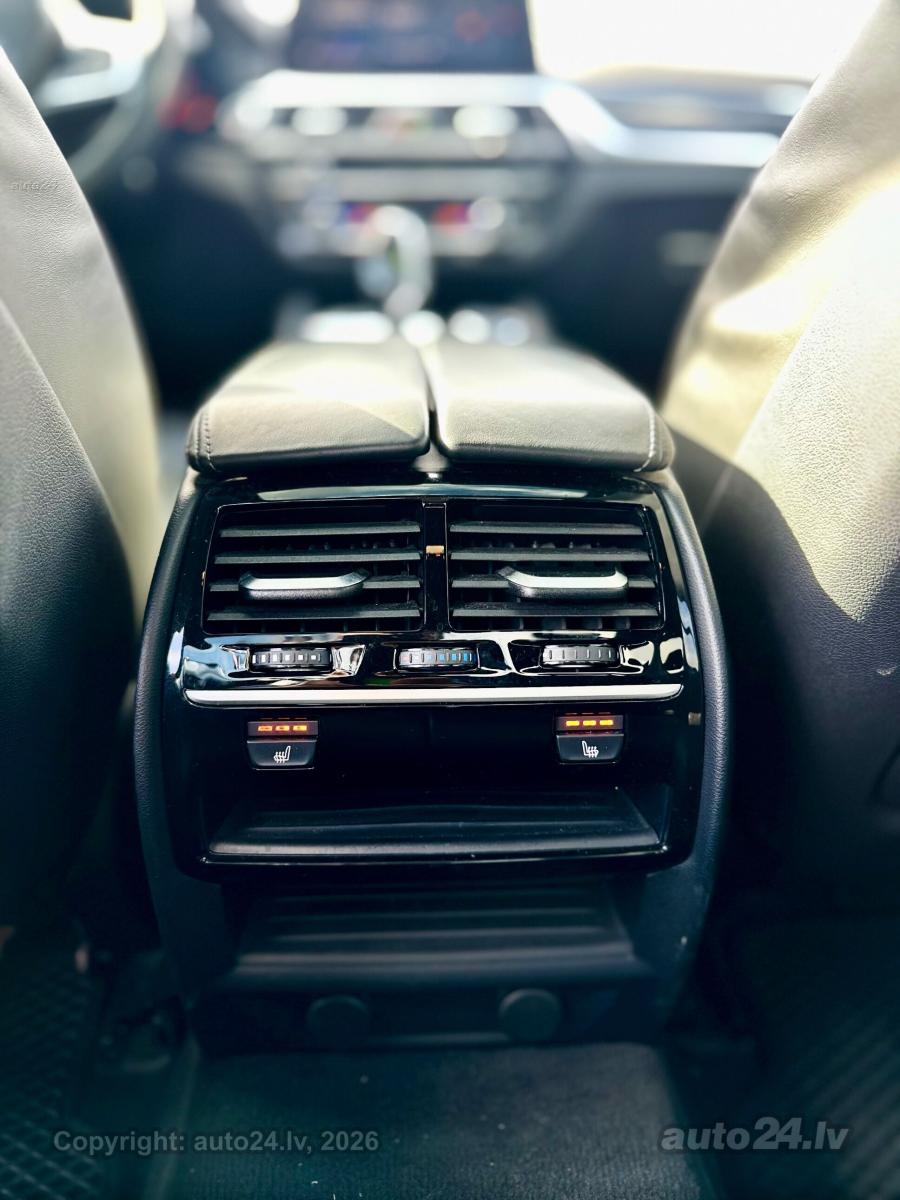 Black BMW 5 Series 2018 in Tallinn, with an engine capacity of 2.00 L and mileage of 85 thousand km for 26800 €, photo 20 on AUTOMOTO.COM.LV