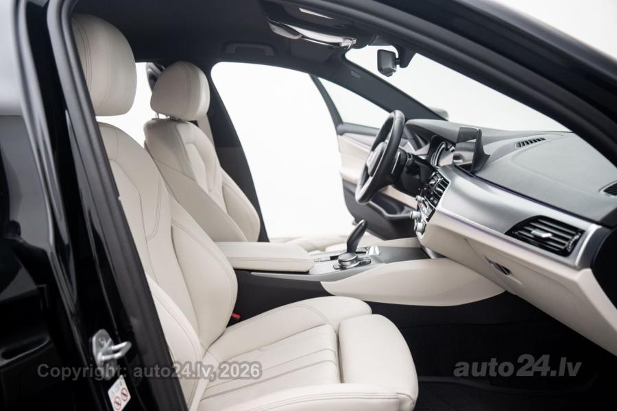 Melns BMW 5 Series 2018 Tallina, ar dzinēja tilpumu 3.00 L un nobraukumu 145 tūkst. km par 26899 €, foto 11 vietnē AUTOMOTO.COM.LV