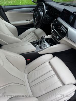 Melns BMW 5 Series 2018 Tallina, ar dzinēja tilpumu 2.00 L un nobraukumu 122 tūkst. km par 31000 €, foto 9 vietnē AUTOMOTO.COM.LV