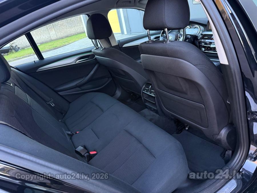 Black BMW 5 Series 2018 in Tallinn, with an engine capacity of 2.00 L and mileage of 208 thousand km for 14490 €, photo 11 on AUTOMOTO.COM.LV