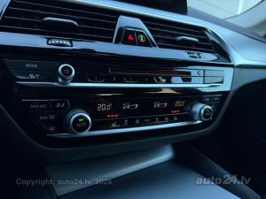 Black BMW 5 Series 2018 in Tallinn, with an engine capacity of 2.00 L and mileage of 208 thousand km for 14490 €, photo 16 on AUTOMOTO.COM.LV