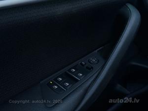 Black BMW 5 Series 2018 in Tallinn, with an engine capacity of 2.00 L and mileage of 208 thousand km for 14490 €, photo 21 on AUTOMOTO.COM.LV