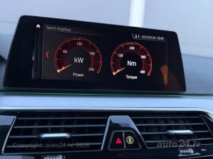 Black BMW 5 Series 2018 in Tallinn, with an engine capacity of 2.00 L and mileage of 208 thousand km for 14490 €, photo 26 on AUTOMOTO.COM.LV
