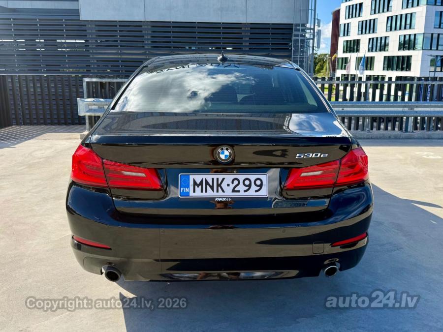 Black BMW 5 Series 2018 in Tallinn, with an engine capacity of 2.00 L and mileage of 211 thousand km for 14990 €, photo 9 on AUTOMOTO.COM.LV