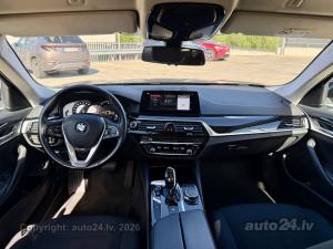 Black BMW 5 Series 2018 in Tallinn, with an engine capacity of 2.00 L and mileage of 211 thousand km for 14990 €, photo 13 on AUTOMOTO.COM.LV