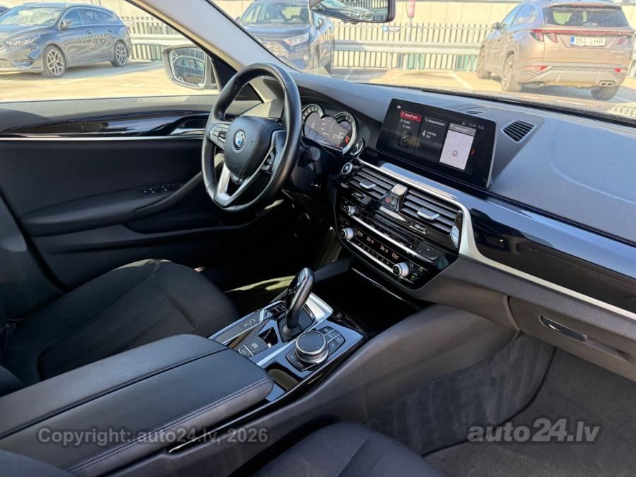 Black BMW 5 Series 2018 in Tallinn, with an engine capacity of 2.00 L and mileage of 211 thousand km for 14990 €, photo 14 on AUTOMOTO.COM.LV