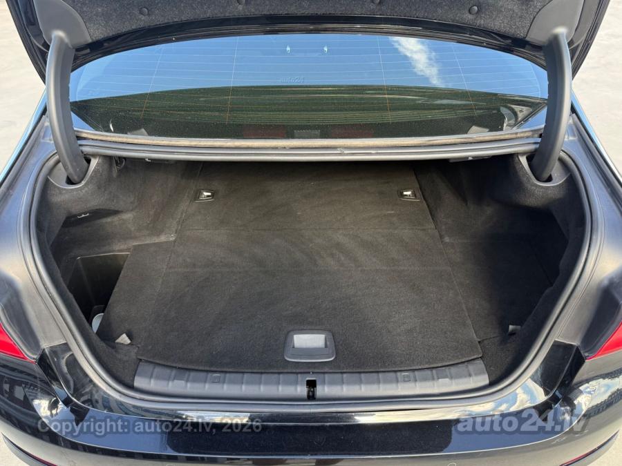 Black BMW 5 Series 2018 in Tallinn, with an engine capacity of 2.00 L and mileage of 211 thousand km for 14990 €, photo 15 on AUTOMOTO.COM.LV