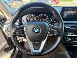 Black BMW 5 Series 2018 in Tallinn, with an engine capacity of 2.00 L and mileage of 211 thousand km for 14990 €, photo 17 on AUTOMOTO.COM.LV