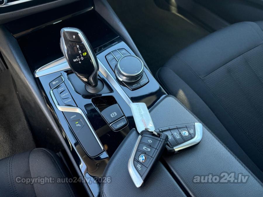 Black BMW 5 Series 2018 in Tallinn, with an engine capacity of 2.00 L and mileage of 211 thousand km for 14990 €, photo 19 on AUTOMOTO.COM.LV
