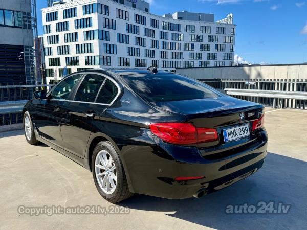 BMW 5 Series 2018 Tallina vietnē Melns BMW 5 Series 2018 Tallina, ar dzinēja tilpumu 2.00 L un nobraukumu 211 tūkst. km par 14990 €, foto 8 vietnē AUTOMOTO.COM.LV