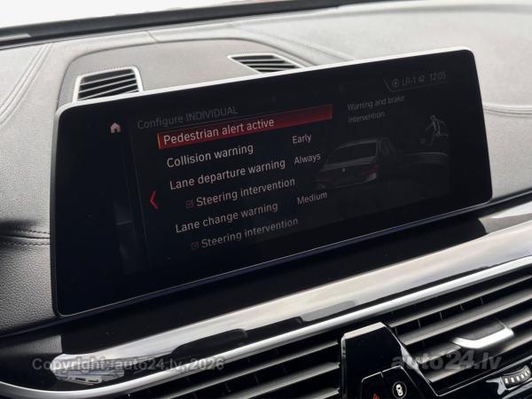 Black BMW 5 Series 2018 in Riga, with an engine capacity of 3.00 L and mileage of 135 thousand km for 32990 €, photo 11 on AUTOMOTO.COM.LV
