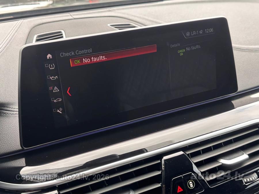 Black BMW 5 Series 2018 in Riga, with an engine capacity of 3.00 L and mileage of 135 thousand km for 32990 €, photo 14 on AUTOMOTO.COM.LV