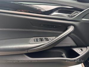 Black BMW 5 Series 2018 in Riga, with an engine capacity of 3.00 L and mileage of 135 thousand km for 32990 €, photo 15 on AUTOMOTO.COM.LV