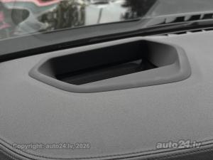 Black BMW 5 Series 2018 in Riga, with an engine capacity of 3.00 L and mileage of 135 thousand km for 32990 €, photo 18 on AUTOMOTO.COM.LV
