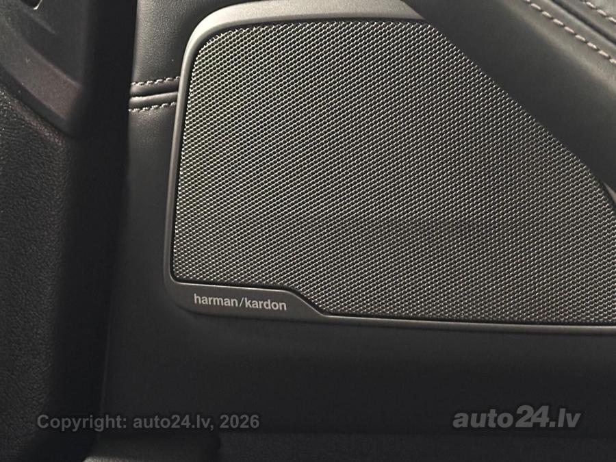 Black BMW 5 Series 2018 in Riga, with an engine capacity of 3.00 L and mileage of 135 thousand km for 32990 €, photo 22 on AUTOMOTO.COM.LV