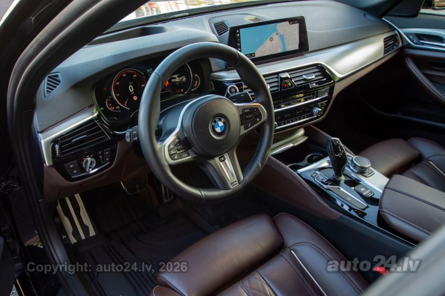 Melns BMW 5 Series 2018 Pērnava, ar dzinēja tilpumu 3.00 L un nobraukumu 99 tūkst. km par 34990 €, foto 8 vietnē AUTOMOTO.COM.LV