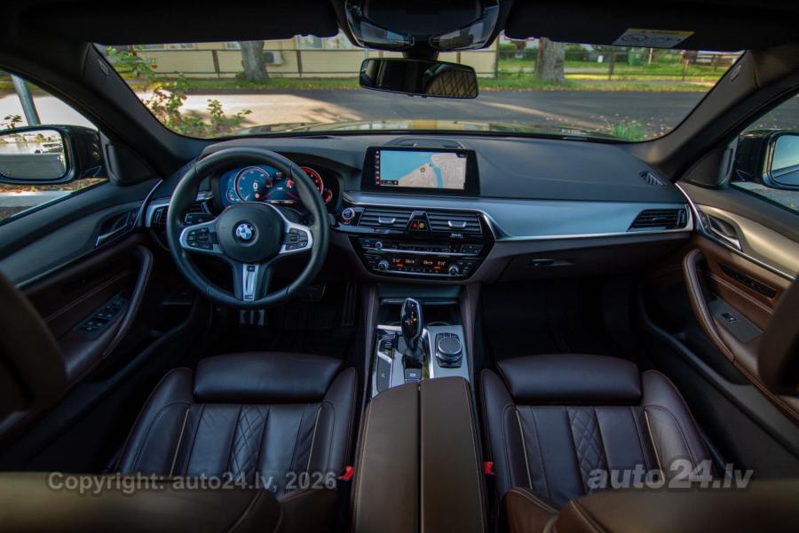 Melns BMW 5 Series 2018 Pērnava, ar dzinēja tilpumu 3.00 L un nobraukumu 99 tūkst. km par 34990 €, foto 9 vietnē AUTOMOTO.COM.LV