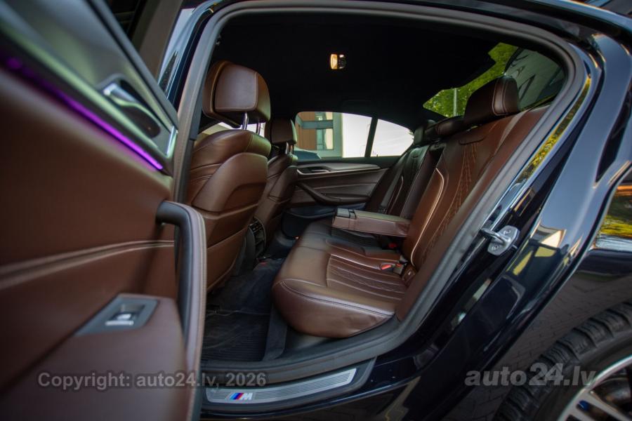 Melns BMW 5 Series 2018 Pērnava, ar dzinēja tilpumu 3.00 L un nobraukumu 99 tūkst. km par 34990 €, foto 10 vietnē AUTOMOTO.COM.LV